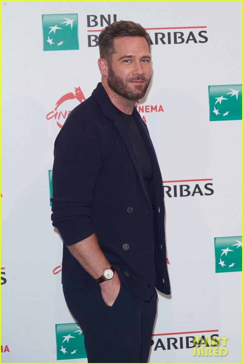Billy Eichner & Luke Macfarlane Bring 'Bros' to Rome: Photo 4843434 ...
