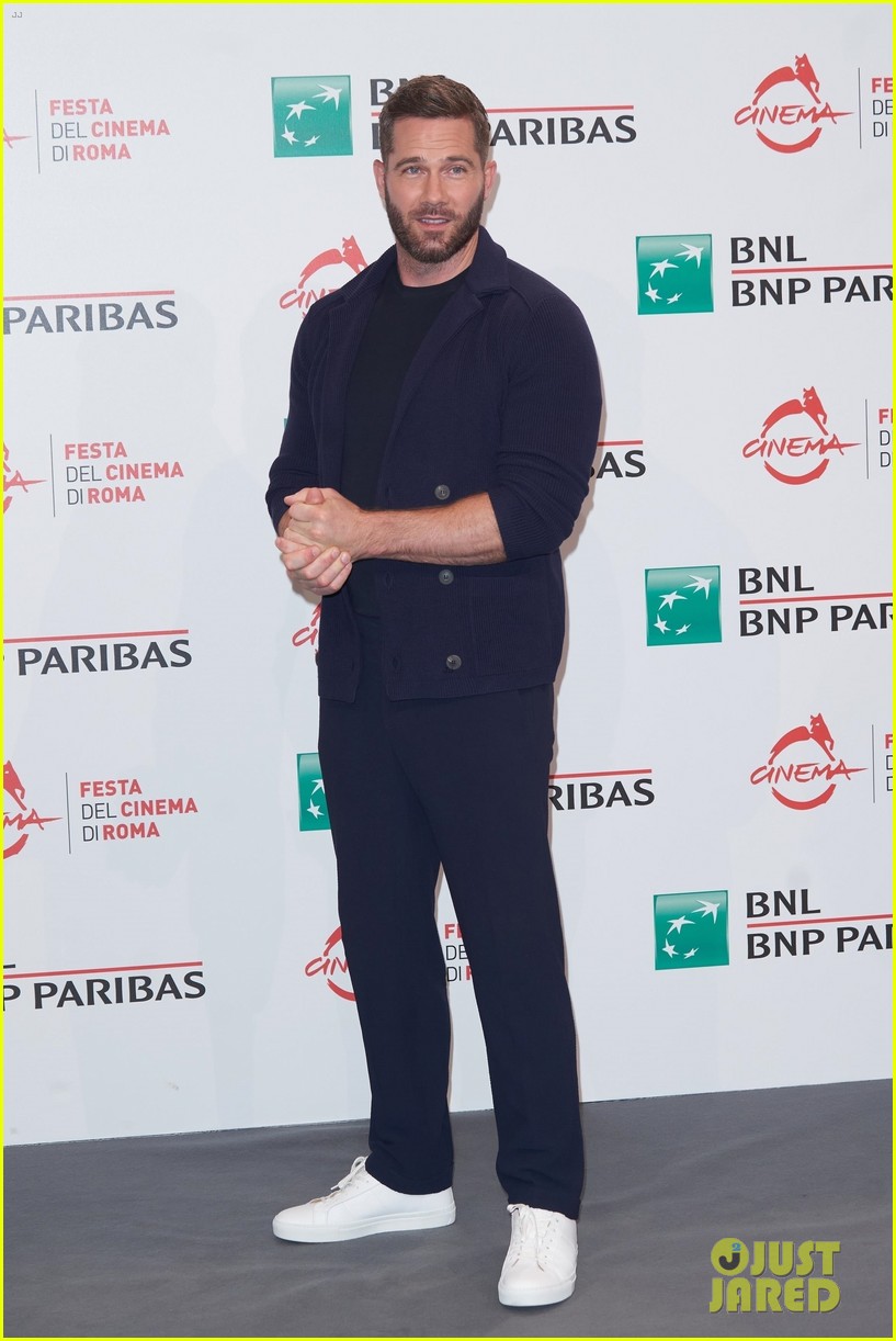 Billy Eichner & Luke Macfarlane Bring 'Bros' to Rome: Photo 4843437 ...