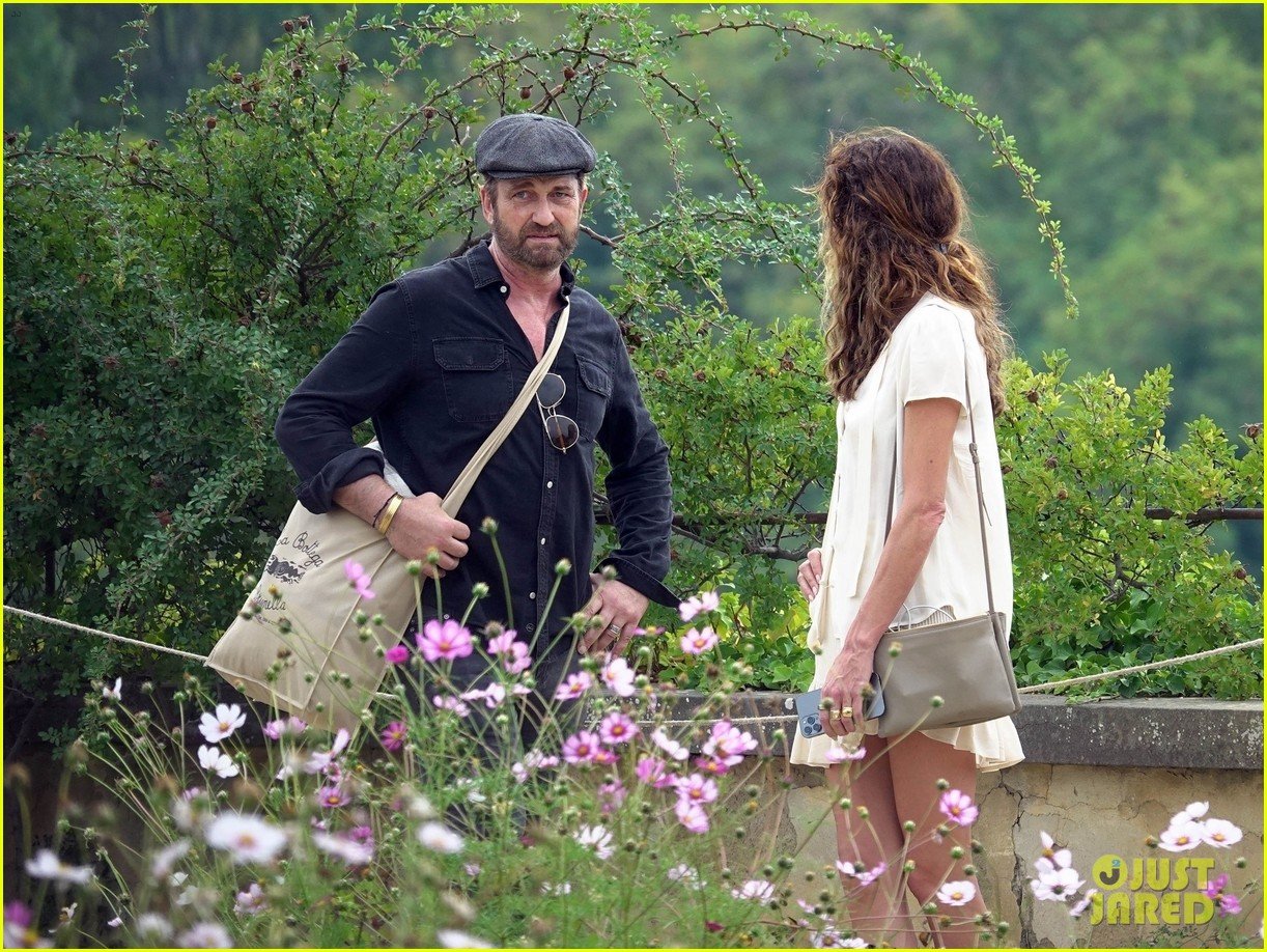 Photo: gerard butler morgan brown pda photos 76 | Photo 4844677 | Just ...