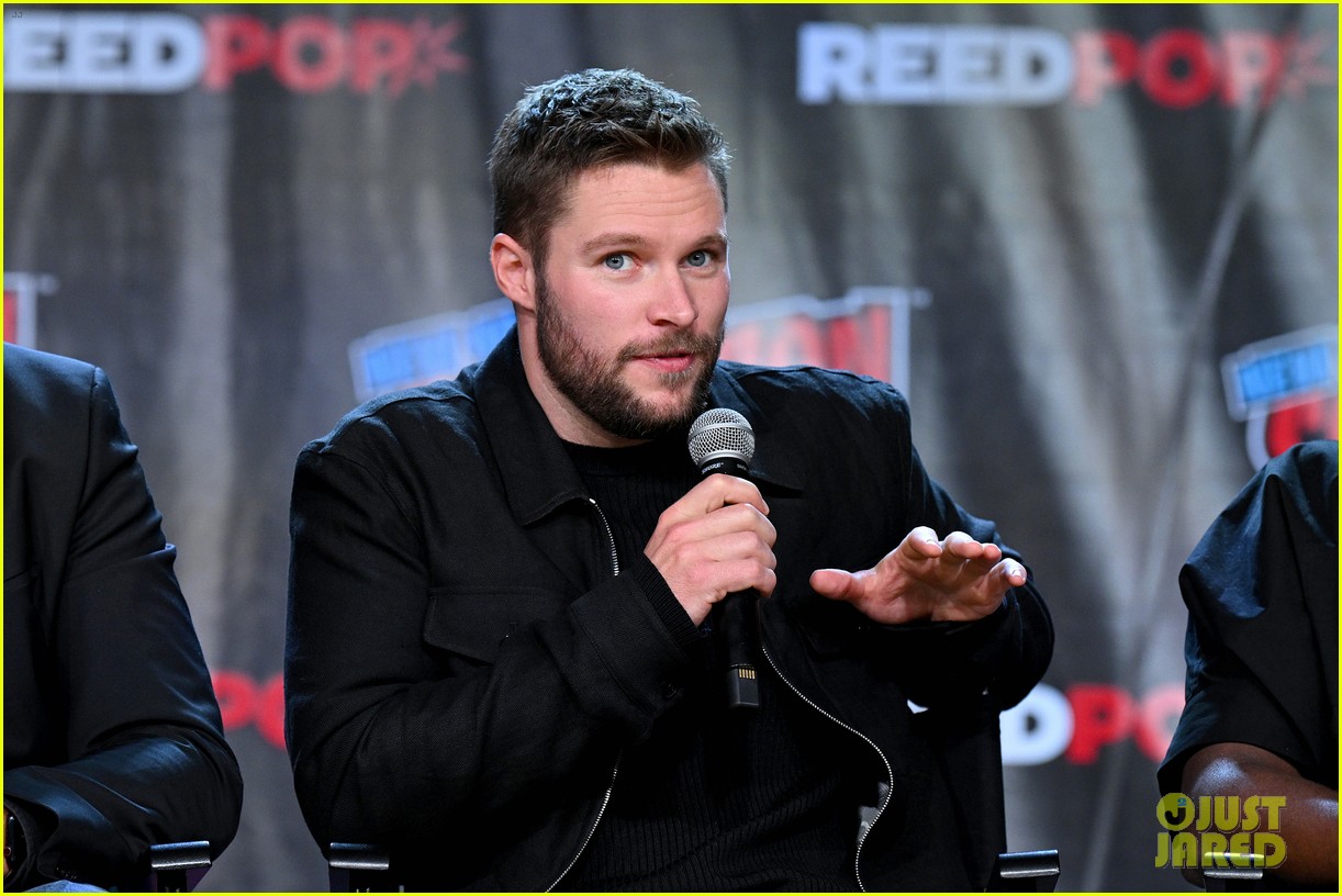 Chloe Moretz & 'The Peripheral' Cast Members Attend New York Comic Con ...