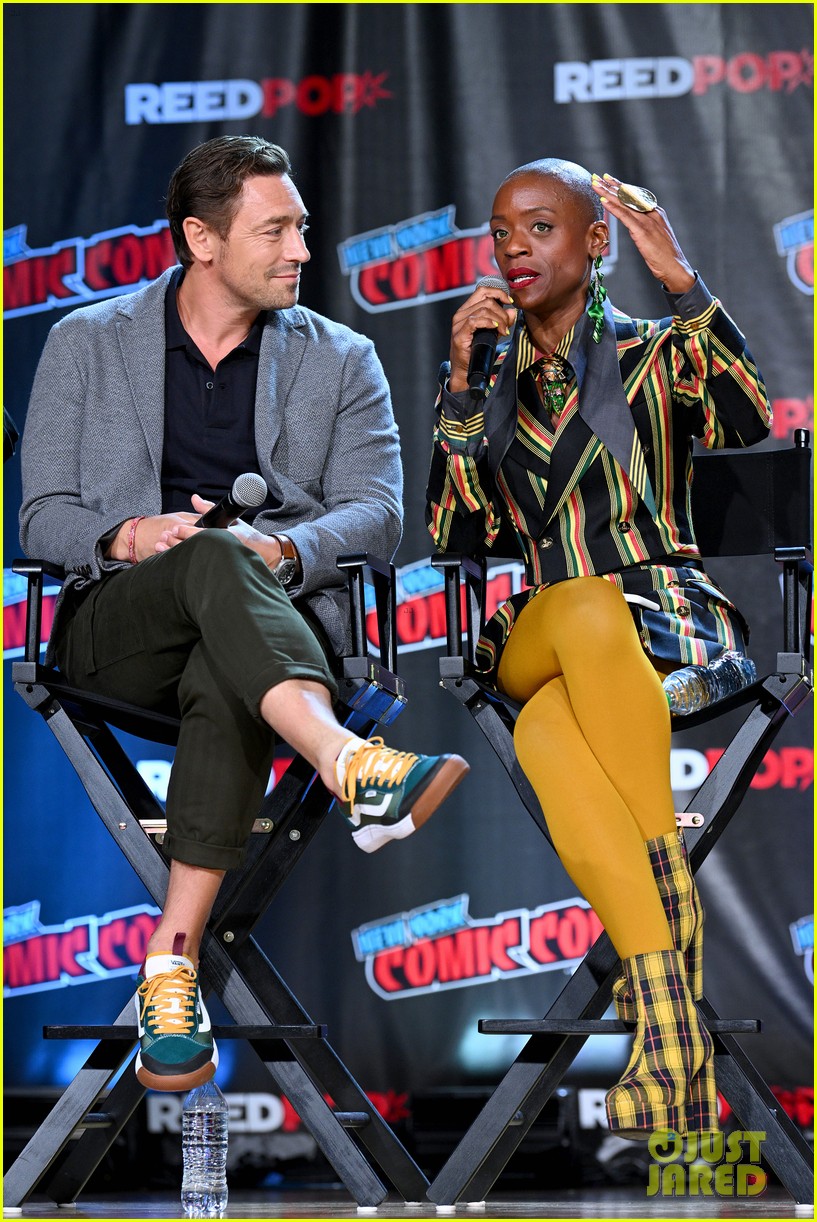 Chloe Moretz & 'The Peripheral' Cast Members Attend New York Comic Con ...