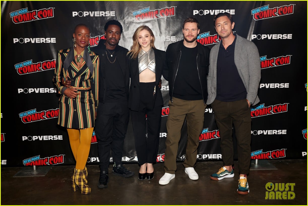 Chloe Moretz & 'The Peripheral' Cast Members Attend New York Comic Con ...