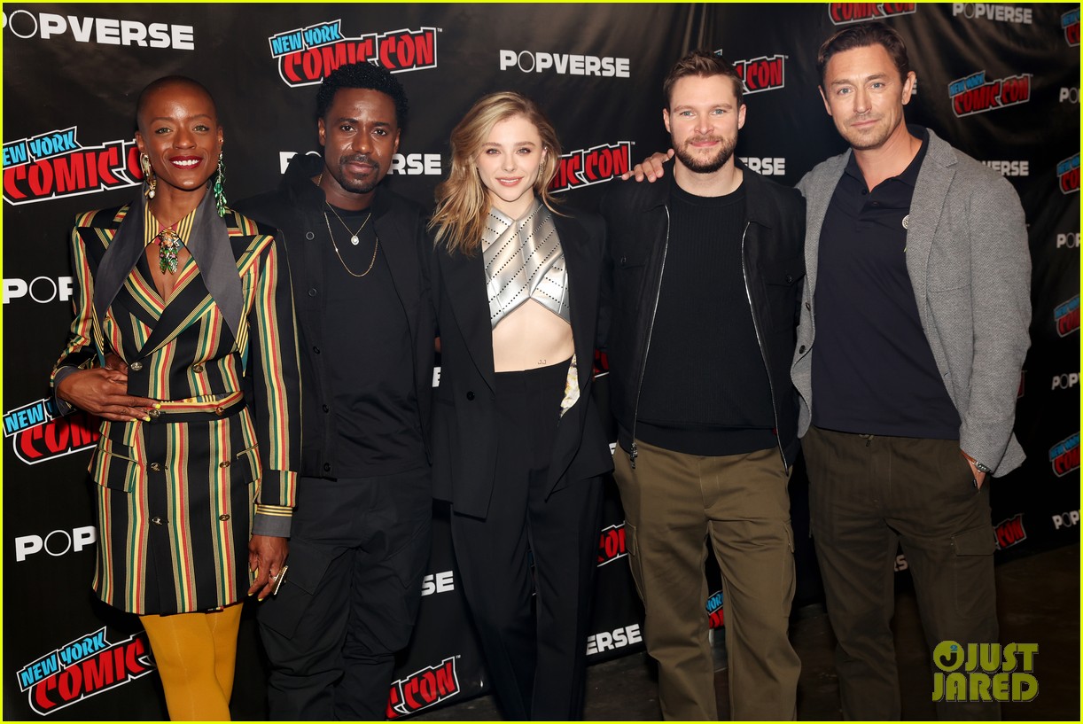 Chloe Moretz & 'The Peripheral' Cast Members Attend New York Comic Con ...