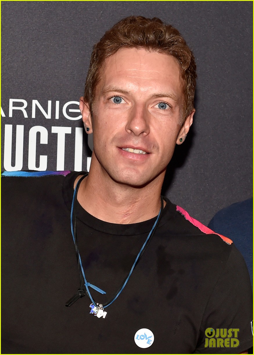 Chris Martin Falls Ill With Lung Infection, Leading Coldplay to ...
