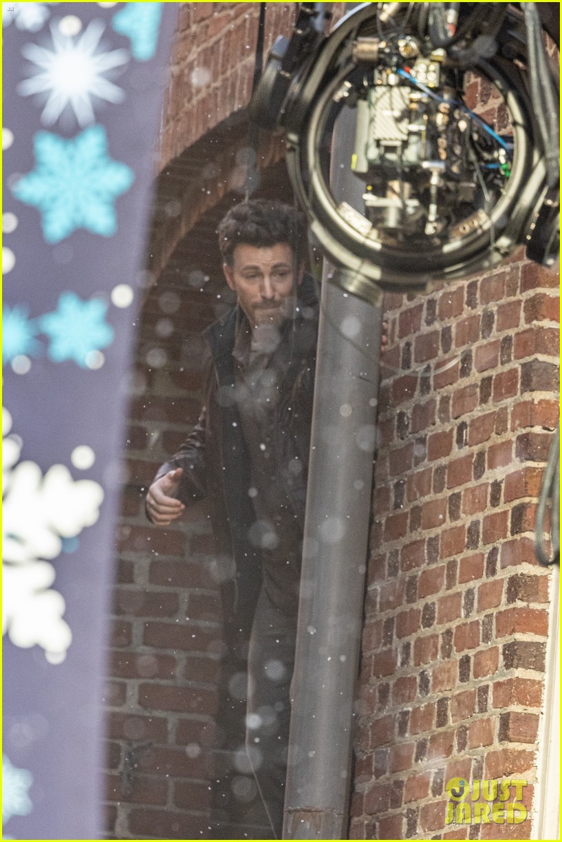 Chris Evans Slides Down a Drain Pipe While Filming His Own Stunts For ...