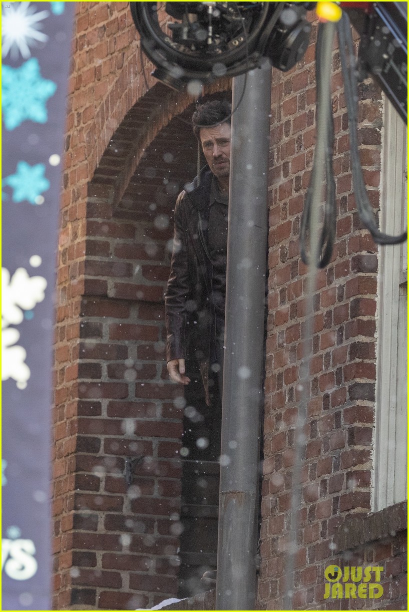 Chris Evans Slides Down a Drain Pipe While Filming His Own Stunts For ...