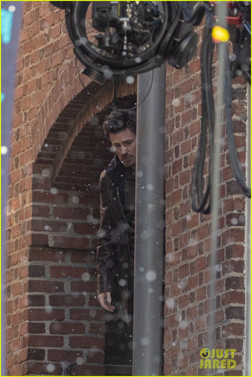 Chris Evans Slides Down a Drain Pipe While Filming His Own Stunts For ...