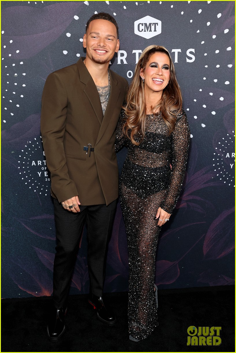 Kelsea Ballerini Honors Carly Pearce & More at CMT Artists Of The Year ...