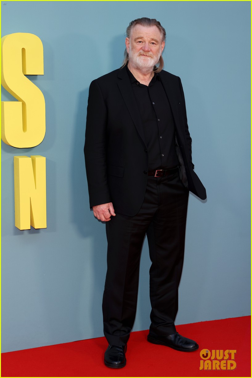 Colin Farrell & Brendan Gleeson Bring 'The Banshees of Inisherin' to ...