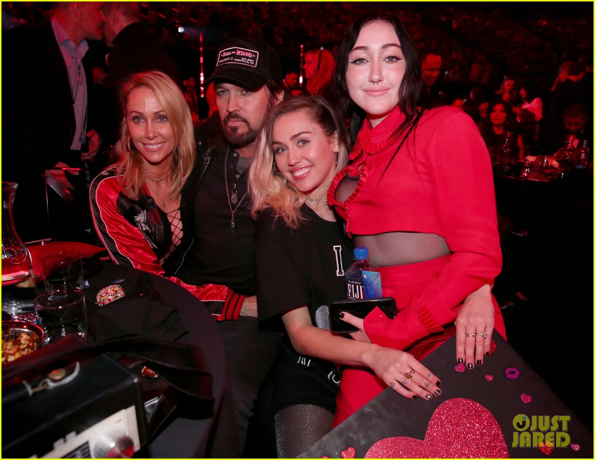 Billy Ray Cyrus Seemingly Confirms Engagement to Girlfriend Firerose ...