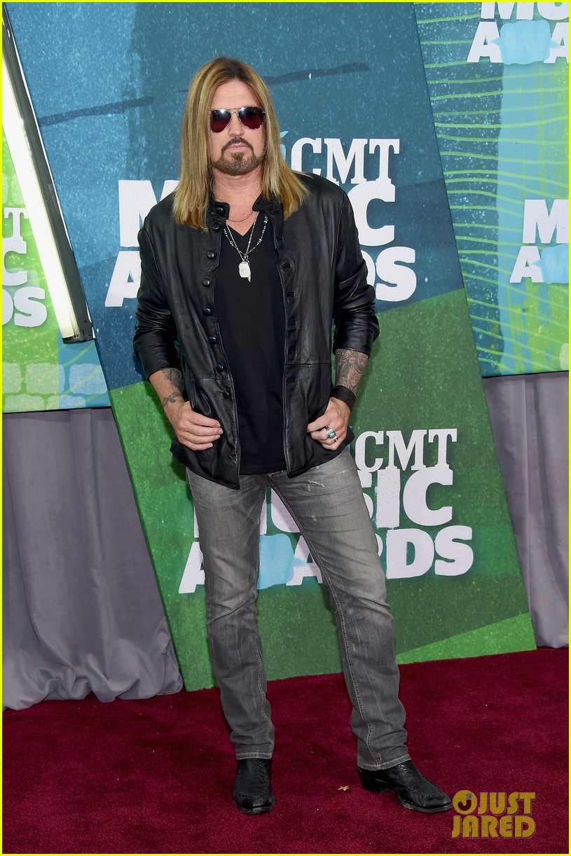 Billy Ray Cyrus Seemingly Confirms Engagement to Girlfriend Firerose ...
