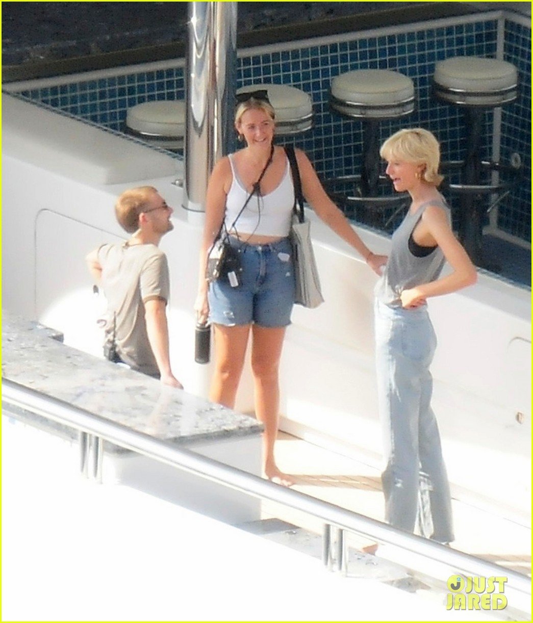 'The Crown' Season 6 Photos: Elizabeth Debicki Spotted On Set as ...