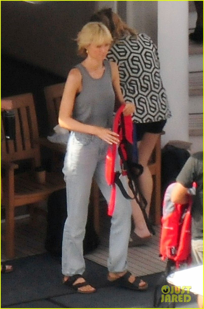 'The Crown' Season 6 Photos: Elizabeth Debicki Spotted On Set as ...