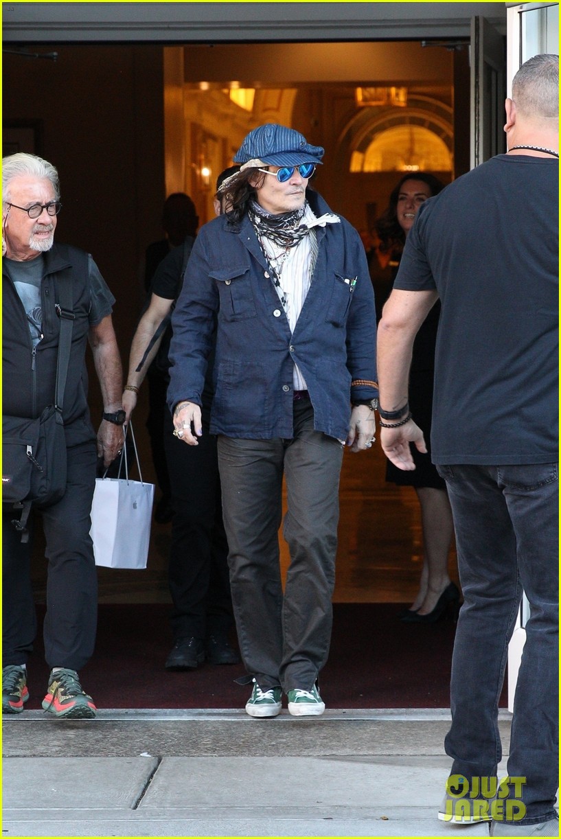 Johnny Depp is Greeted by Fans While Stepping Out in Boston: Photo ...