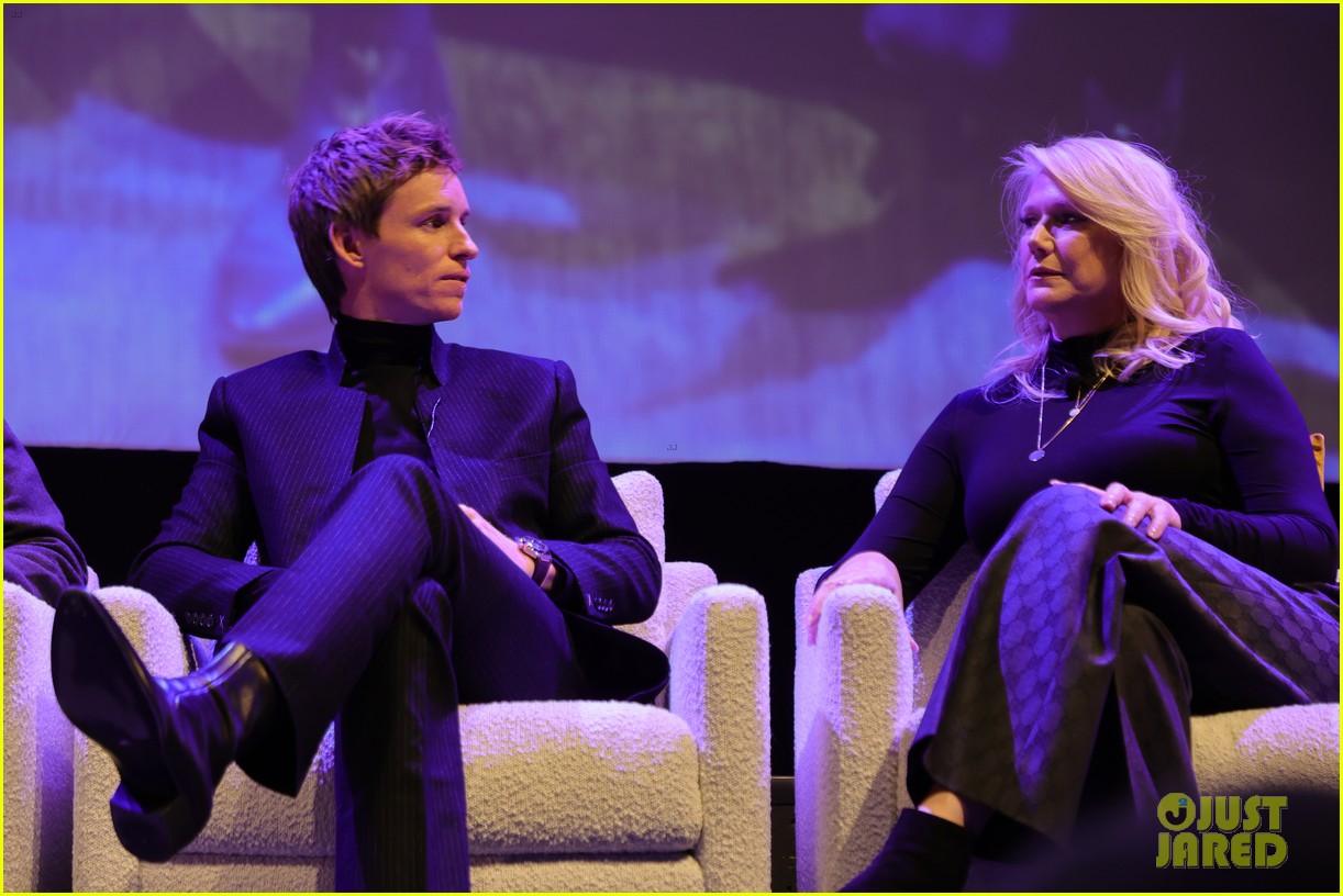 Eddie Redmayne Credits His Parents For Being The Secret To His Success ...