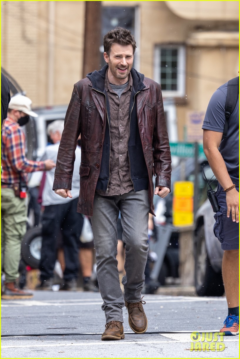 Chris Evans Gets Ready for Work on 'Red One' Set: Photo 4837804 | Chris ...