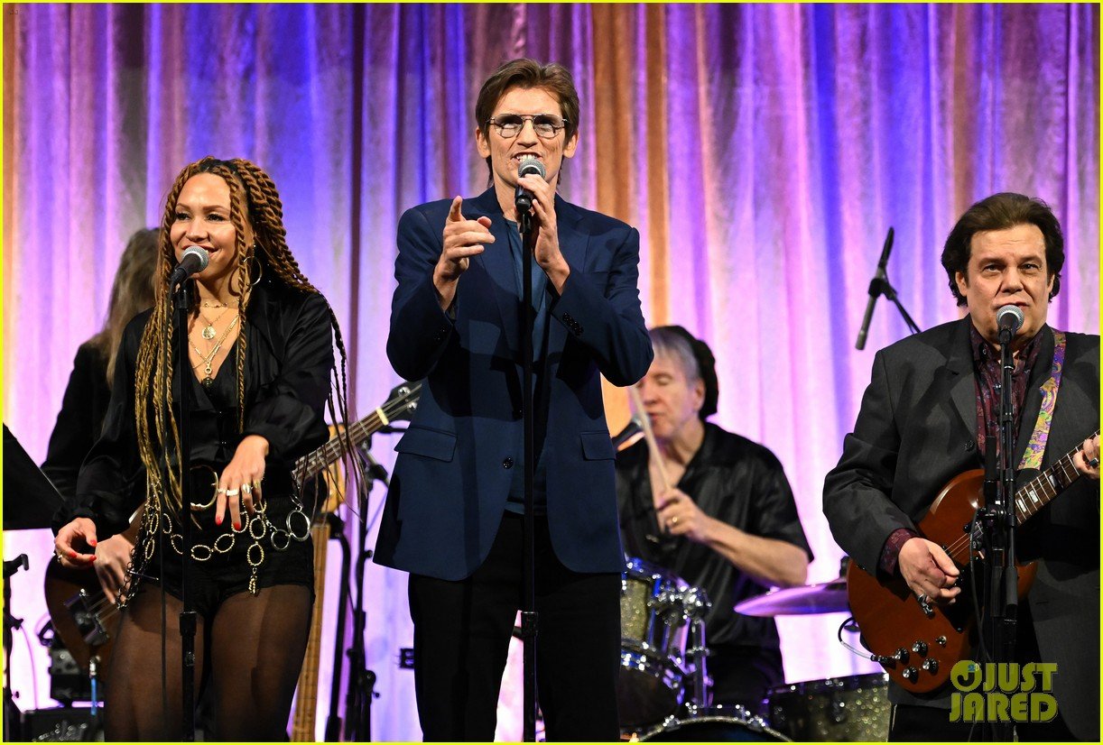 Michael J. Fox Makes Rare Appearance With His Kids at Parkinson's ...