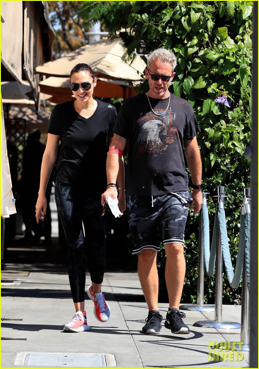 Gal Gadot Has A Lunch Date With Husband Jaron Varsano in LA: Photo ...