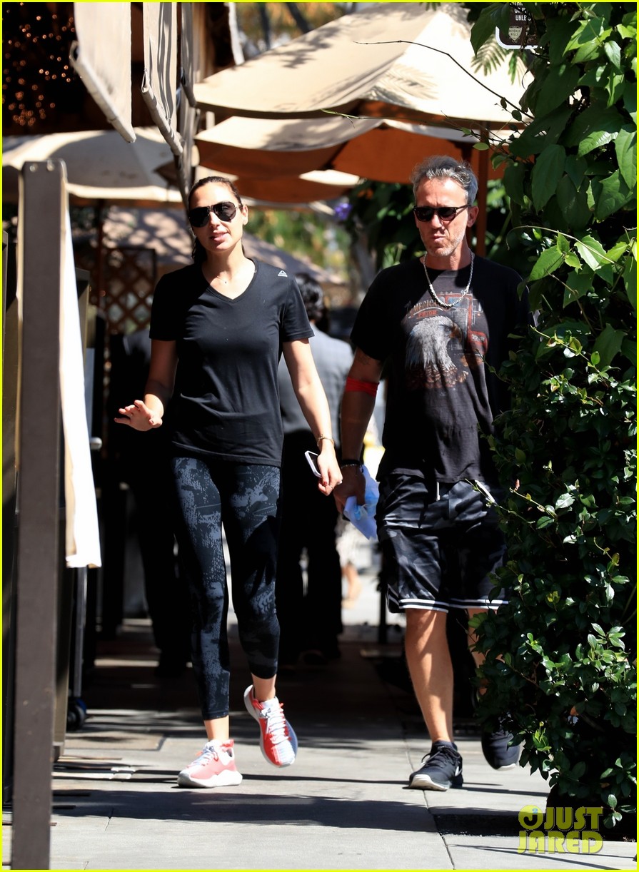 Gal Gadot Has A Lunch Date With Husband Jaron Varsano in LA: Photo ...