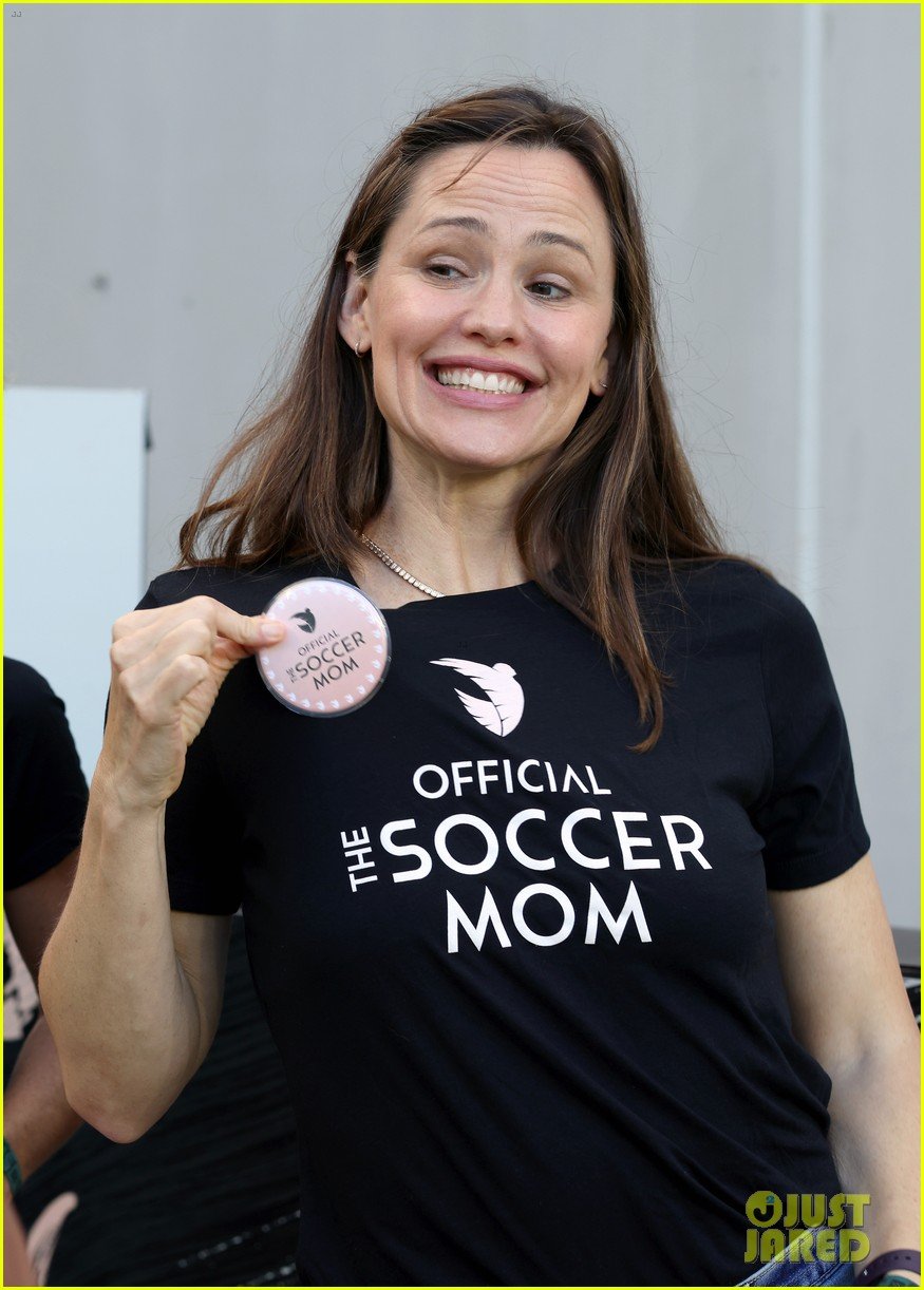 Jennifer Garner Reveals She Threw Herself a 'Wedding' for Her 50th ...