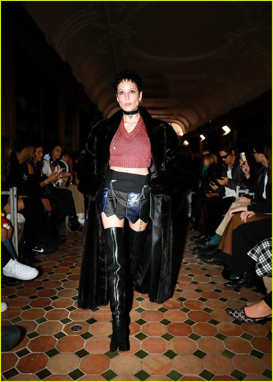 Halsey Rocks an Edgy Look for Enfants Riches Deprimes Show in Paris ...
