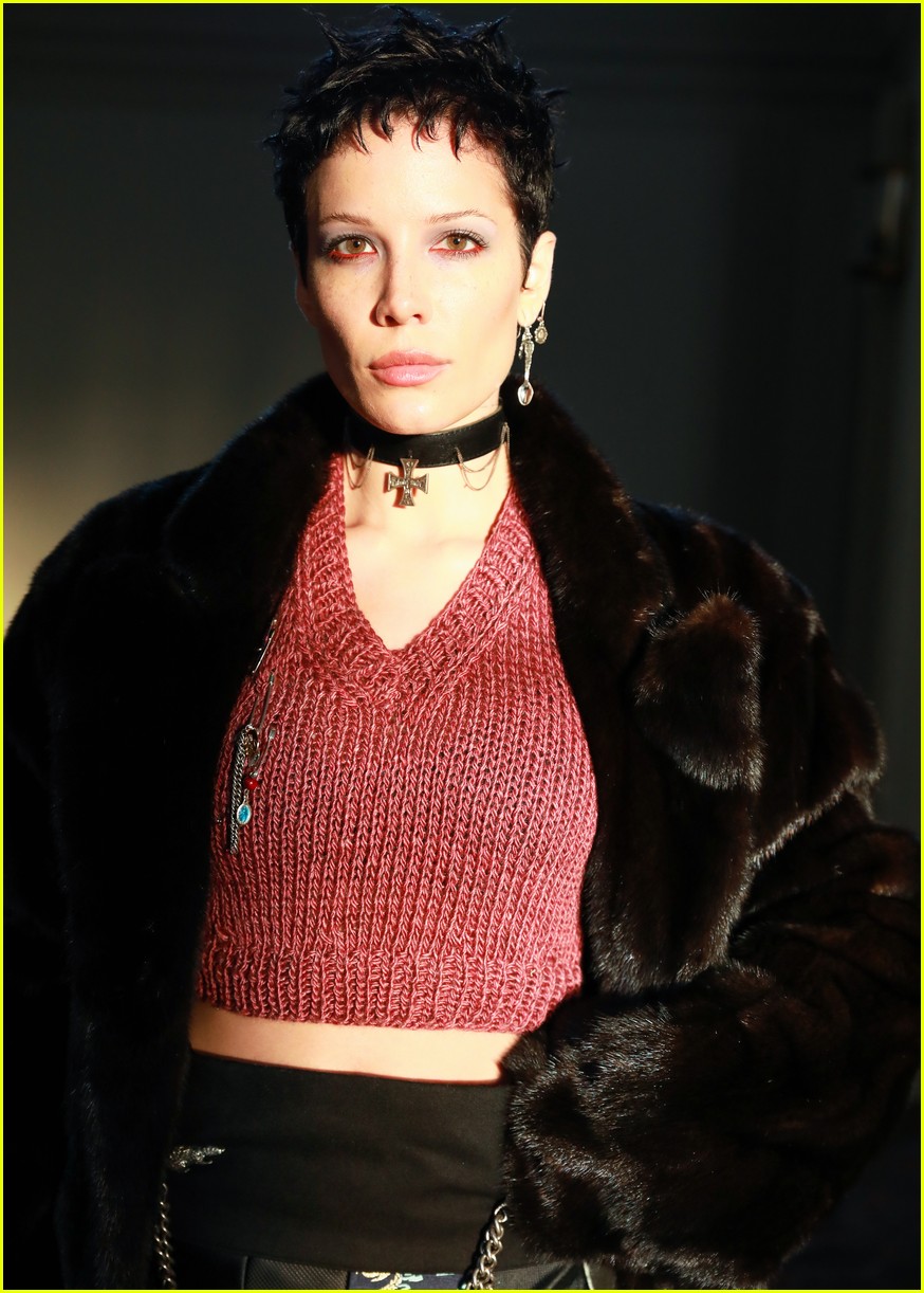 Halsey Rocks an Edgy Look for Enfants Riches Deprimes Show in Paris ...