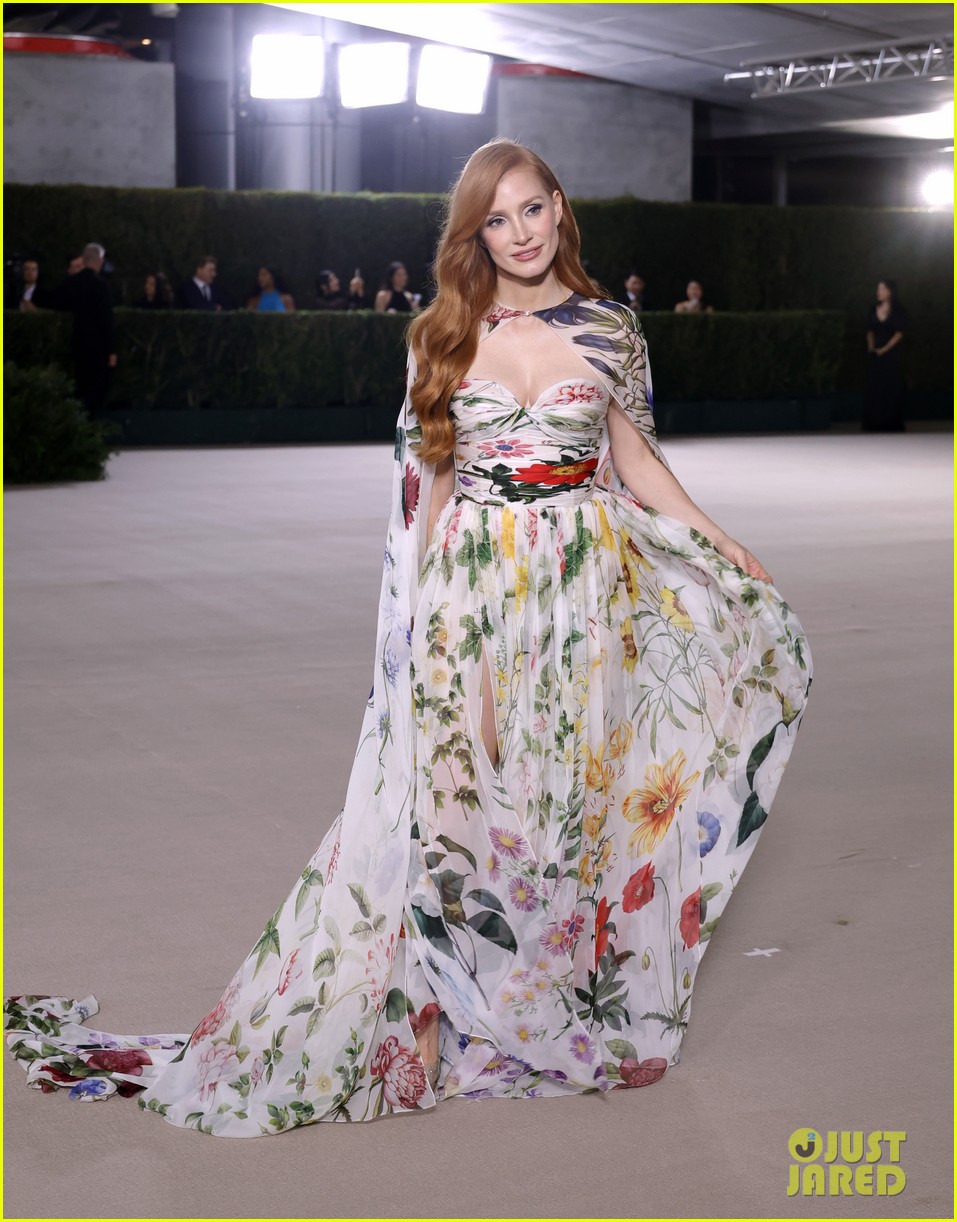 Jessica Chastain, Eddie Redmayne Meet Up With Former Co-Stars Emma ...