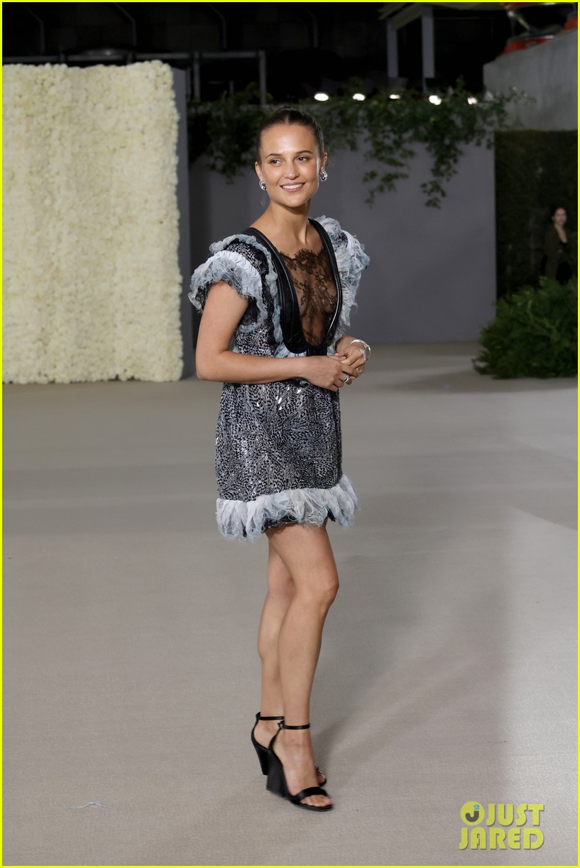 Jessica Chastain, Eddie Redmayne Meet Up With Former Co-Stars Emma ...