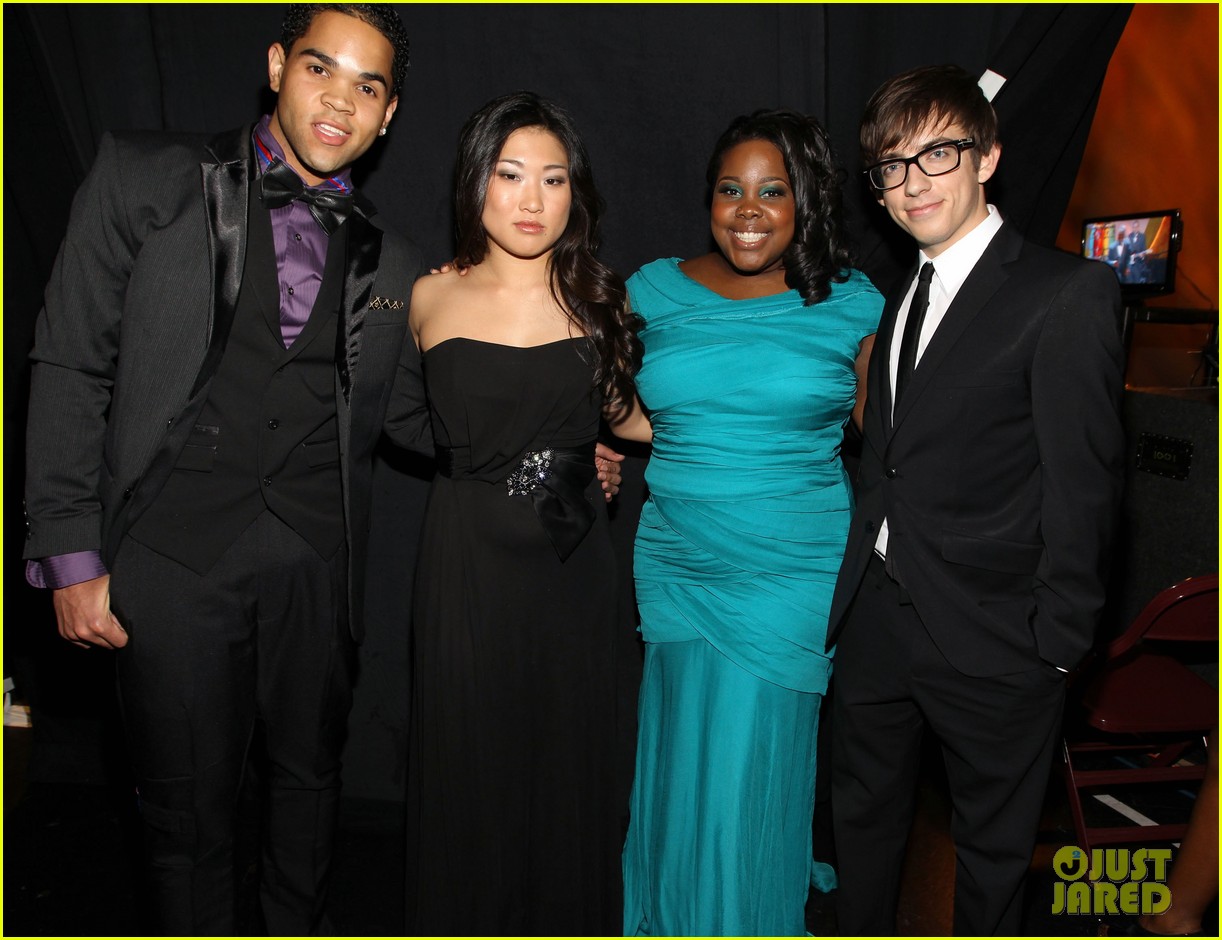 'Glee’s Kevin McHale Reacts to [SPOILER] Being the Harp on ‘The Masked ...