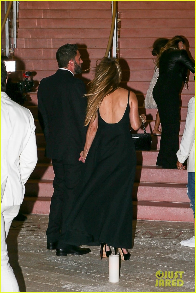 Kim Kardashian Joins Jennifer Lopez, Ben Affleck, & More at JR Ridinger ...