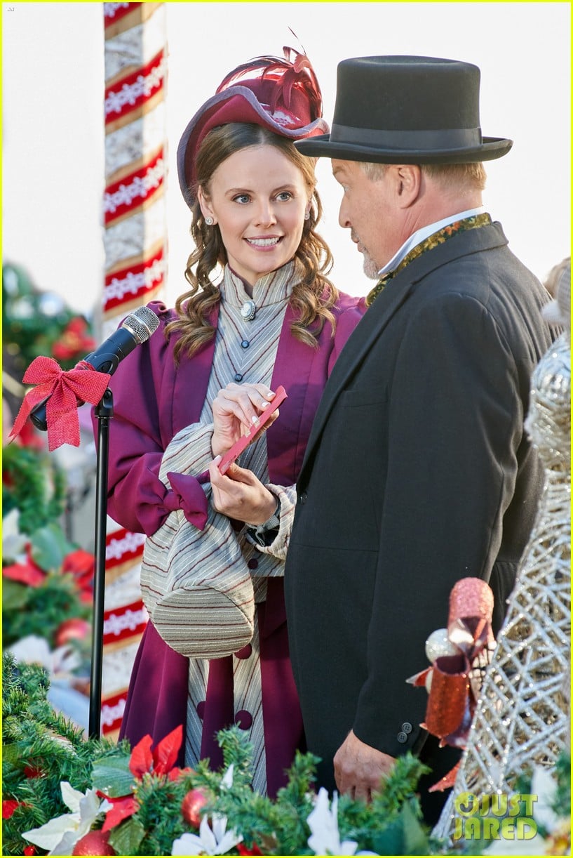 Sarah Ramos Makes Her Hallmark Debut in 'A Kismet Christmas' With Carlo ...