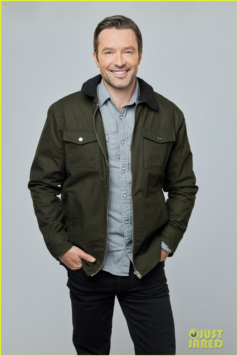 Sarah Ramos Makes Her Hallmark Debut in 'A Kismet Christmas' With Carlo ...