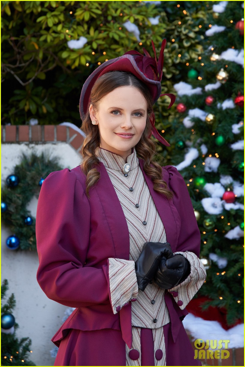 Sarah Ramos Makes Her Hallmark Debut in 'A Kismet Christmas' With Carlo ...