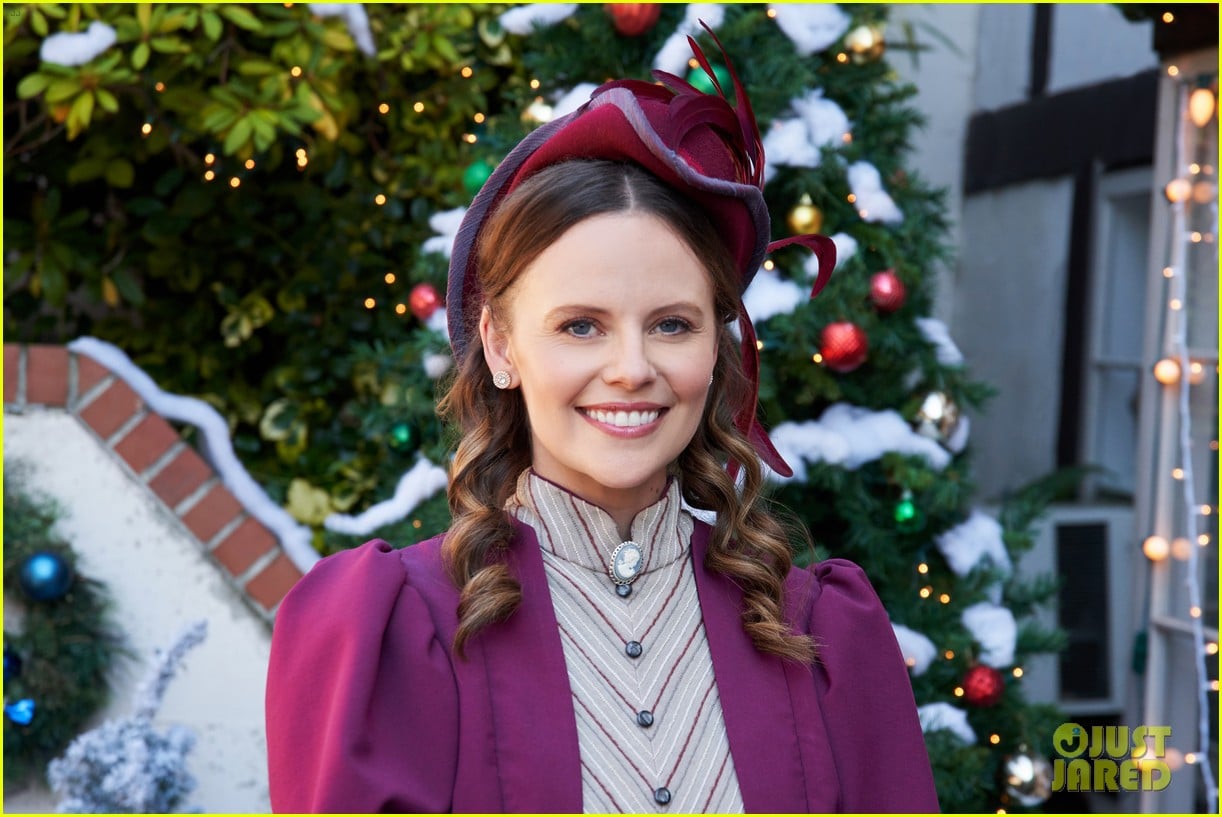 Sarah Ramos Makes Her Hallmark Debut in 'A Kismet Christmas' With Carlo ...