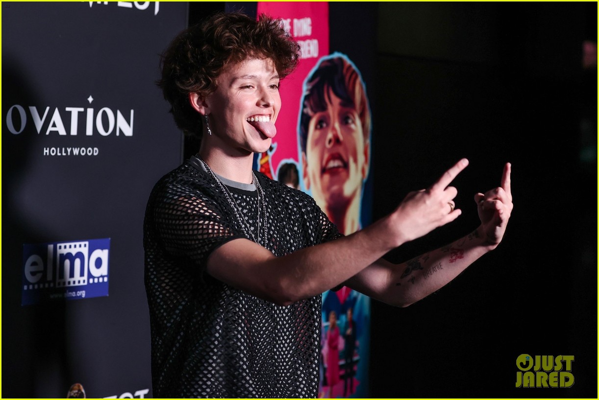 Ashlee Simpson Supports Husband Evan Ross at Premiere of His Zombie ...