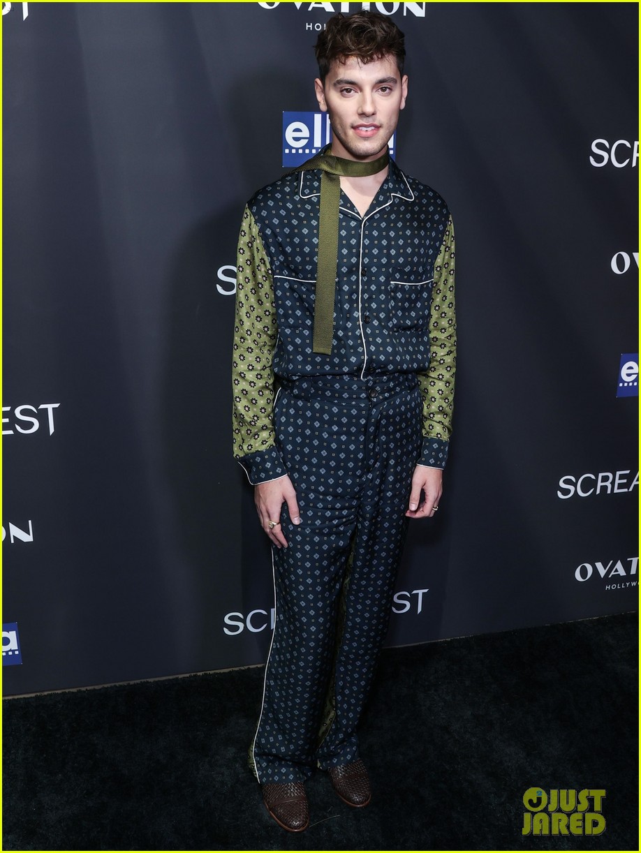 Ashlee Simpson Supports Husband Evan Ross at Premiere of His Zombie ...