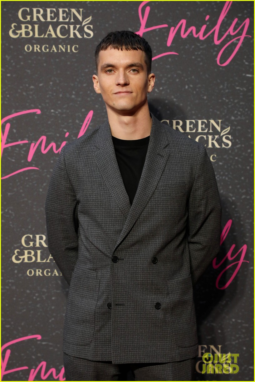 Emma Mackey & Oliver Jackson-Cohen Premiere Their New Movie 'Emily' in ...