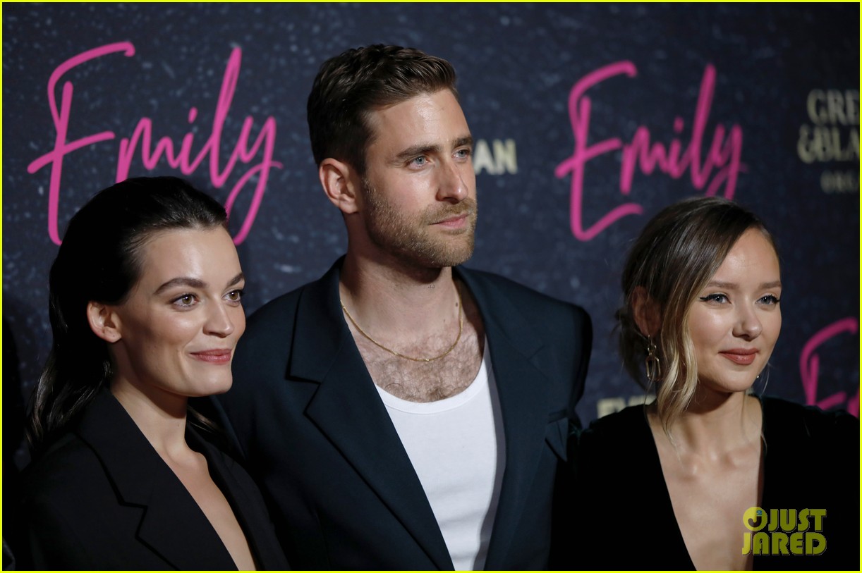 Emma Mackey & Oliver Jackson-Cohen Premiere Their New Movie 'Emily' in ...