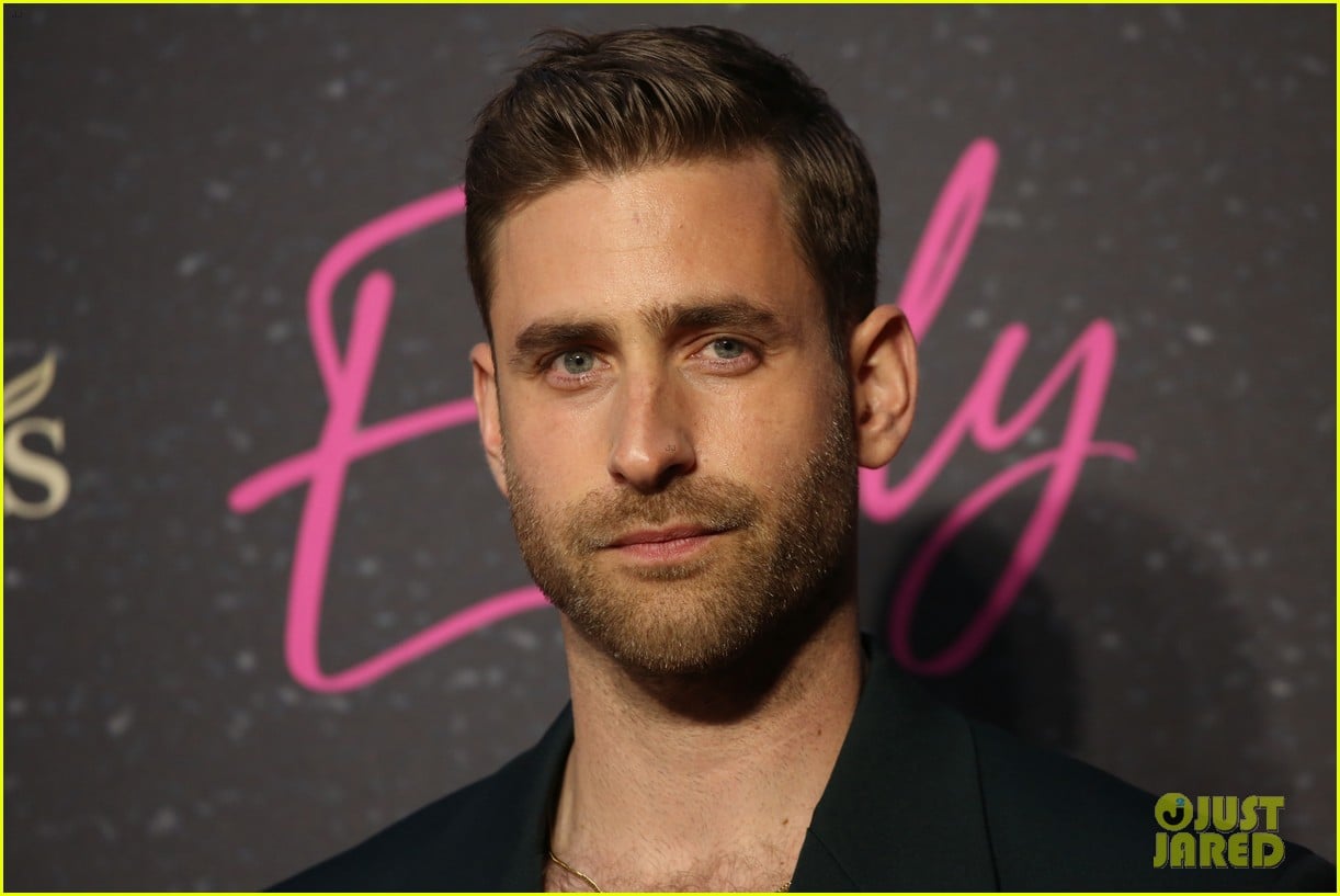 Emma Mackey & Oliver Jackson-Cohen Premiere Their New Movie 'Emily' in ...