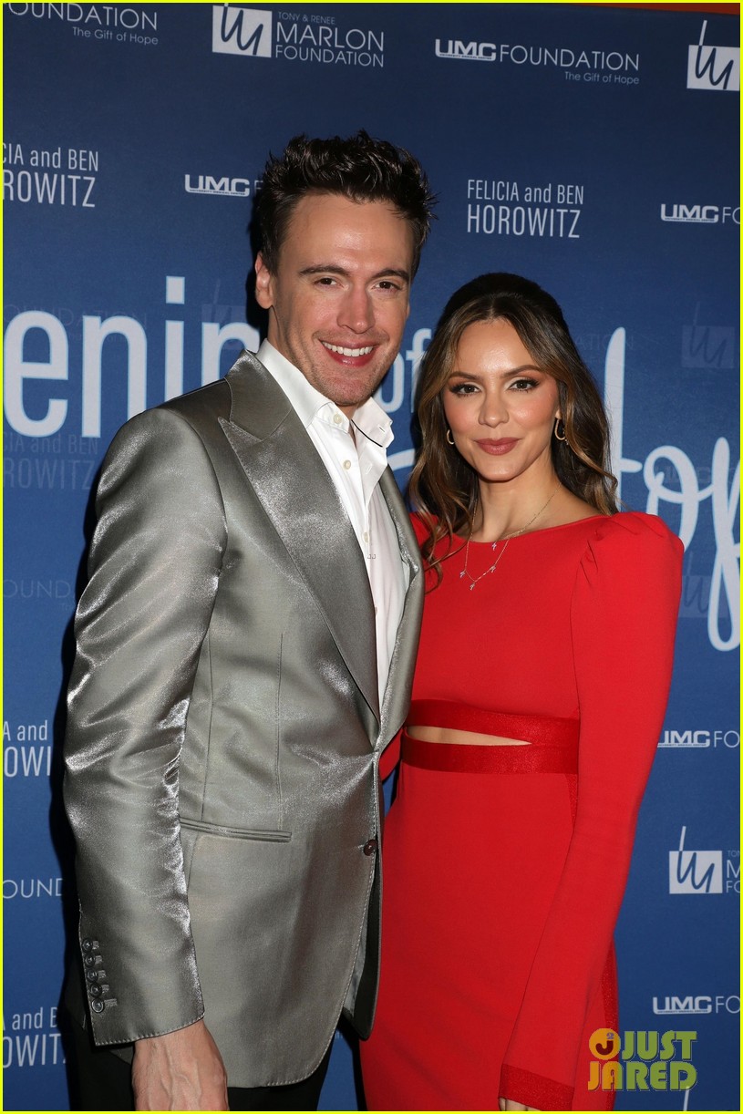 Broadway's 'Waitress' Stars Katharine McPhee & Erich Bergen Reunite for ...