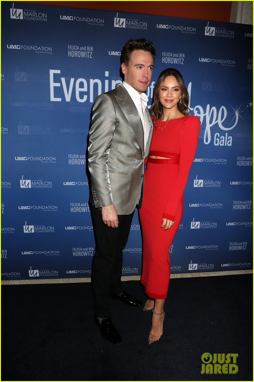 Broadway's 'Waitress' Stars Katharine McPhee & Erich Bergen Reunite for ...