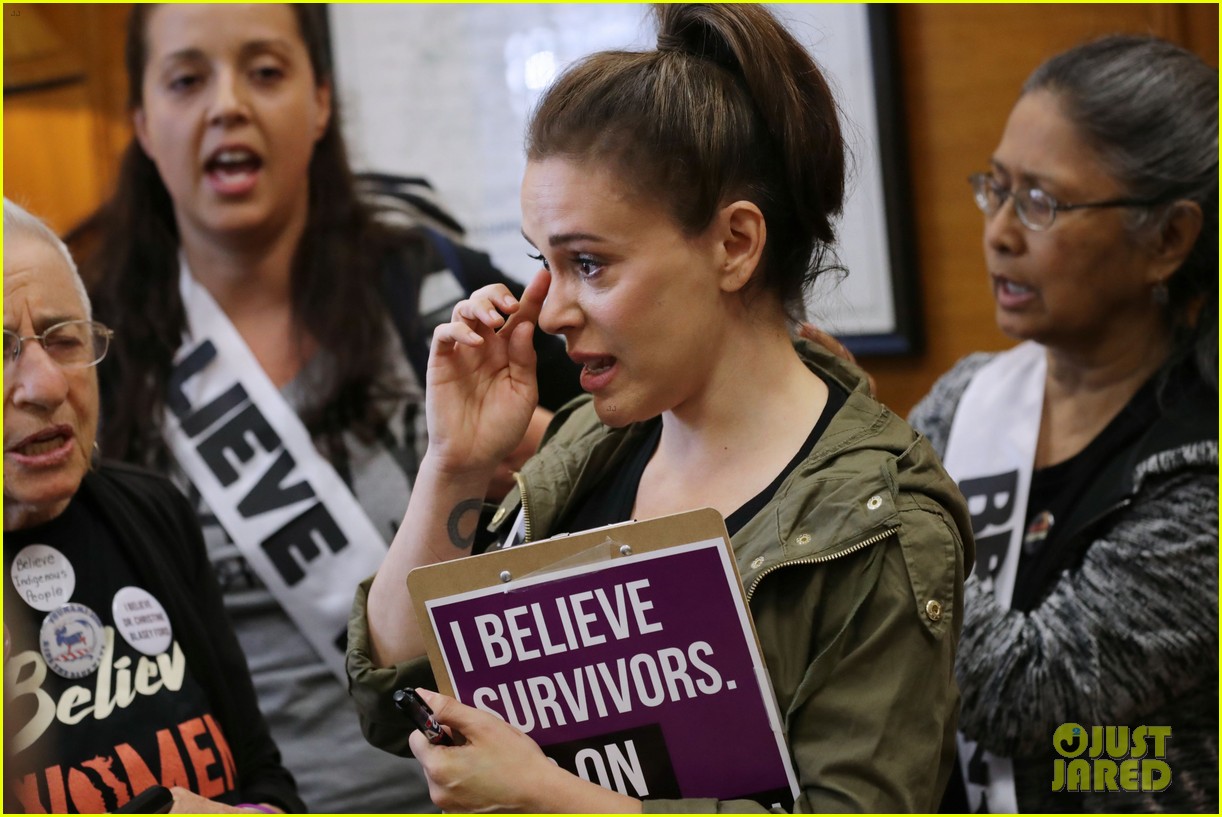 Alyssa Milano Marks 5th Anniversary of Her Original #MeToo Tweet: Photo ...