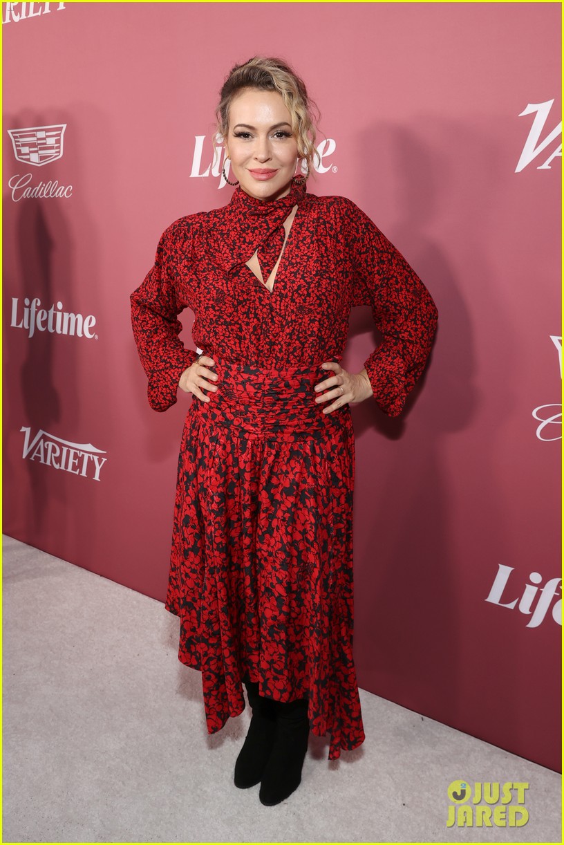 Alyssa Milano Marks 5th Anniversary of Her Original #MeToo Tweet: Photo ...