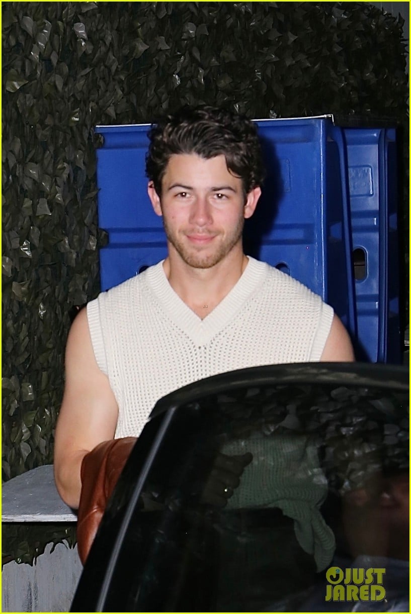 Nick Jonas Flashes His Arms & Peace Sign While Out In West Hollywood ...