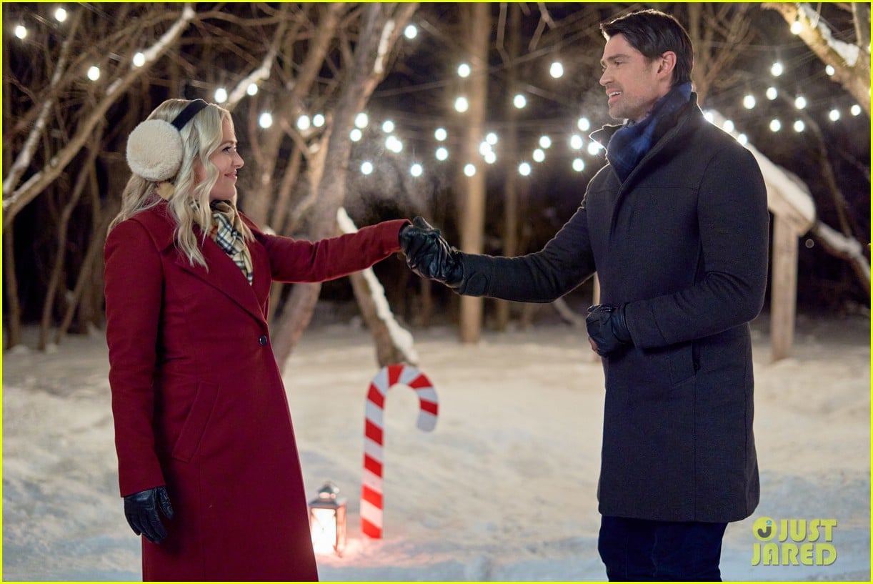 Natalie Hall Reunites With Corey Sevier For 'Noel Next Door'; Kicking ...