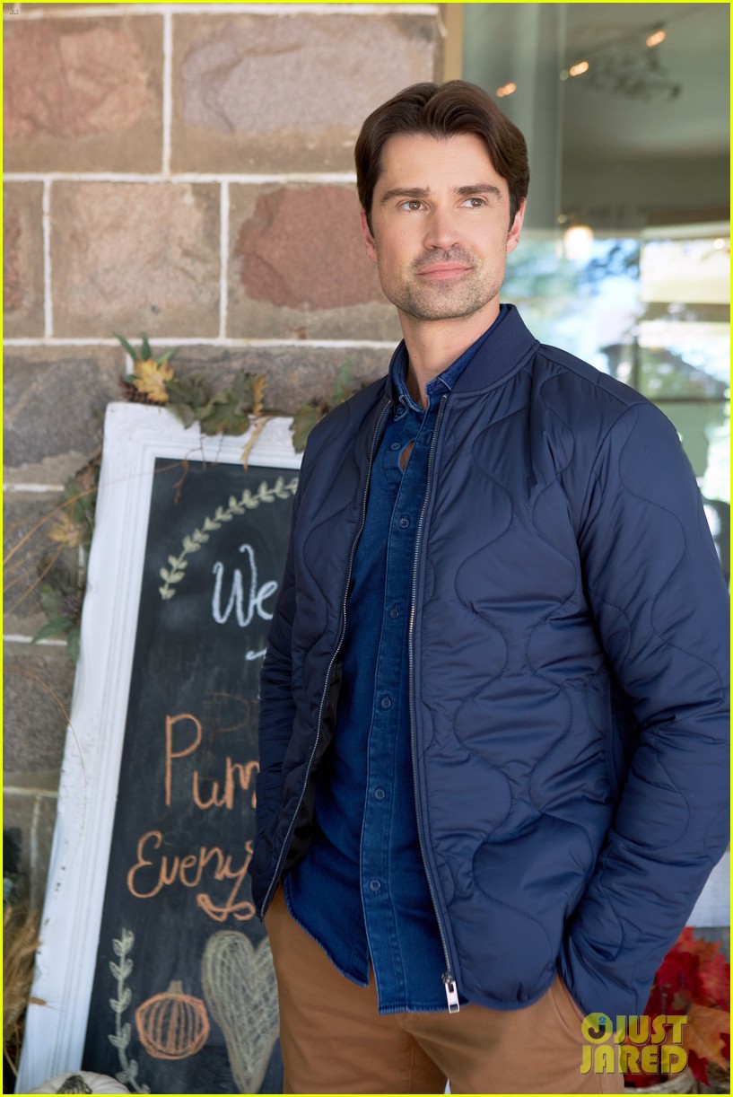 Hallmark's New 'Pumpkin Everything' Movie Celebrates All Things Fall ...