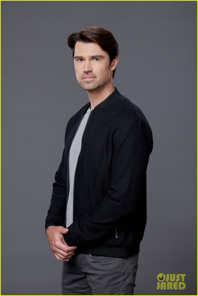 Hallmark's New 'Pumpkin Everything' Movie Celebrates All Things Fall ...