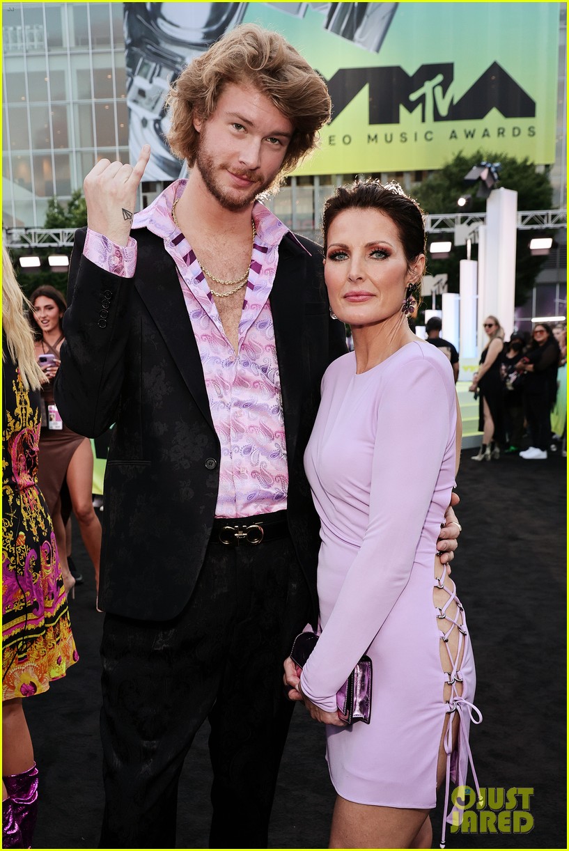 Addison Rae's Mom Sheri Easterling Is No Longer Dating Yung Gravy ...