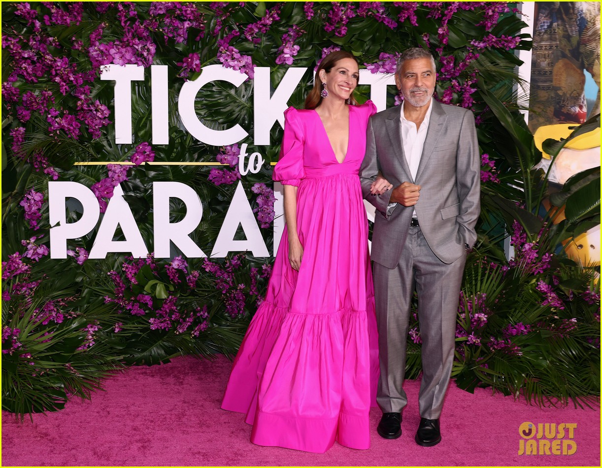 Julia Roberts & George Clooney Bring Star Power to 'Ticket to Paradise ...