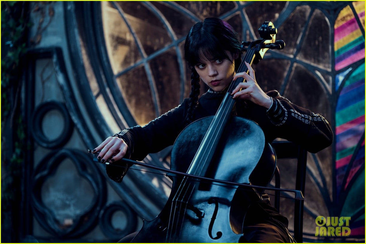 New 'Wednesday' Trailer Reveals Actor Playing Uncle Fester - Watch Now ...